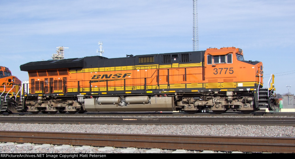 BNSF 3775